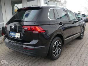 Black Volkswagen Tiguan 2019 in Kaunas, with an engine capacity of 1.50 L and mileage of 64 thousand km for 23317 €, photo 5 on AUTOMOTO.COM.LV