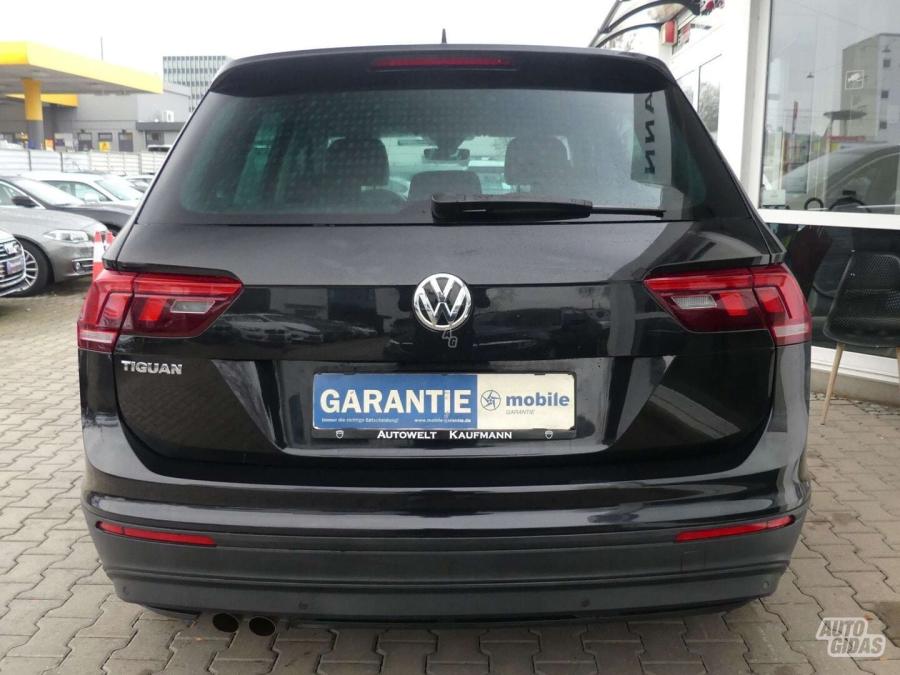 Black Volkswagen Tiguan 2019 in Kaunas, with an engine capacity of 1.50 L and mileage of 64 thousand km for 23317 €, photo 6 on AUTOMOTO.COM.LV