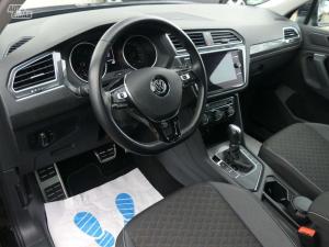 Black Volkswagen Tiguan 2019 in Kaunas, with an engine capacity of 1.50 L and mileage of 64 thousand km for 23317 €, photo 12 on AUTOMOTO.COM.LV