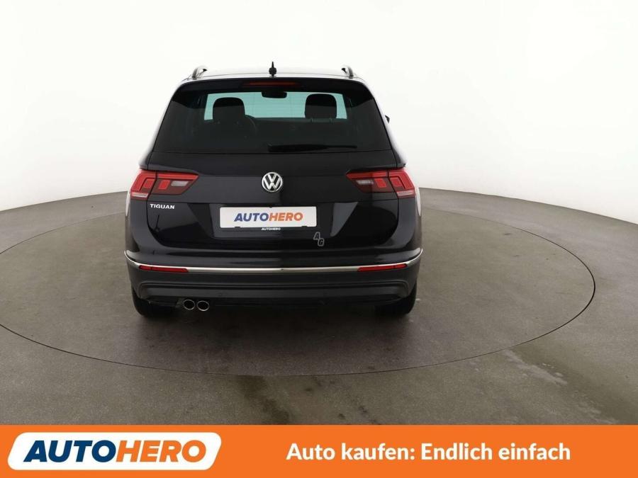 Melns Volkswagen Tiguan 2019 Kauņa, ar dzinēja tilpumu 1.50 L un nobraukumu 71 tūkst. km par 23657 €, foto 5 vietnē AUTOMOTO.COM.LV