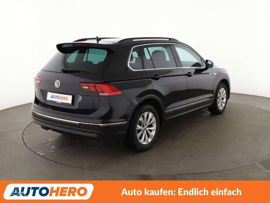 Melns Volkswagen Tiguan 2019 Kauņa, ar dzinēja tilpumu 1.50 L un nobraukumu 71 tūkst. km par 23657 €, foto 6 vietnē AUTOMOTO.COM.LV
