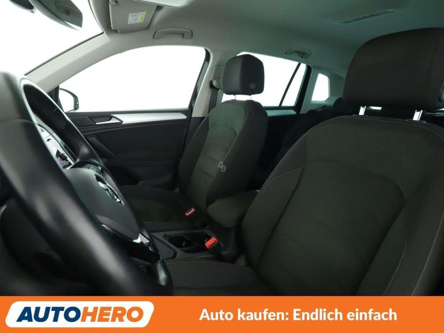 Melns Volkswagen Tiguan 2019 Kauņa, ar dzinēja tilpumu 1.50 L un nobraukumu 71 tūkst. km par 23657 €, foto 10 vietnē AUTOMOTO.COM.LV