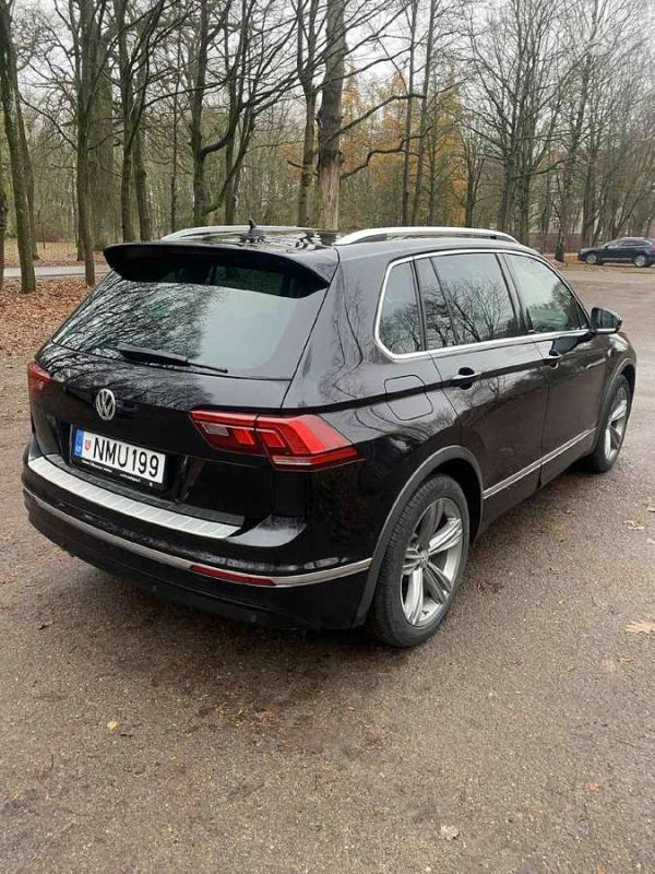 Melns Volkswagen Tiguan 2019 Kauņa, ar dzinēja tilpumu 1.50 L un nobraukumu 48 tūkst. km par 20350 €, foto 4 vietnē AUTOMOTO.COM.LV