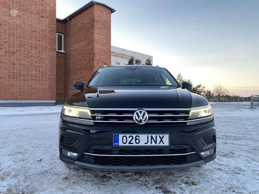 Melns Volkswagen Tiguan 2019 Šauļi, ar dzinēja tilpumu 1.97 L un nobraukumu 171 tūkst. km par 18000 €, foto 2 vietnē AUTOMOTO.COM.LV