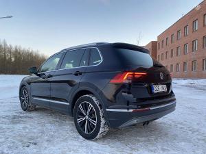 Melns Volkswagen Tiguan 2019 Šauļi, ar dzinēja tilpumu 1.97 L un nobraukumu 171 tūkst. km par 18000 €, foto 4 vietnē AUTOMOTO.COM.LV