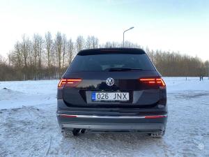 Melns Volkswagen Tiguan 2019 Šauļi, ar dzinēja tilpumu 1.97 L un nobraukumu 171 tūkst. km par 18000 €, foto 5 vietnē AUTOMOTO.COM.LV
