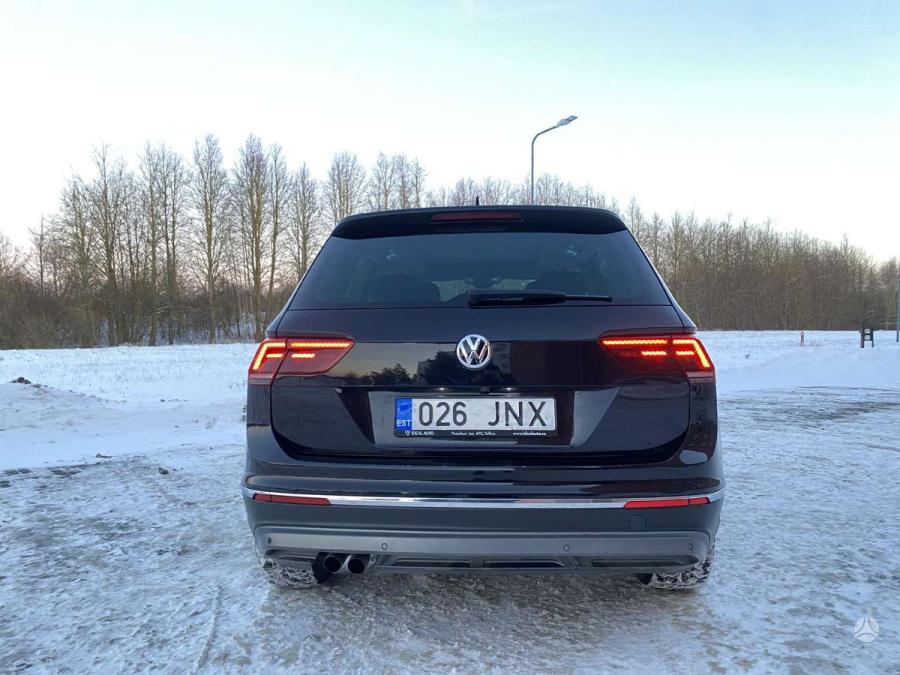 Melns Volkswagen Tiguan 2019 Šauļi, ar dzinēja tilpumu 1.97 L un nobraukumu 171 tūkst. km par 18000 €, foto 5 vietnē AUTOMOTO.COM.LV