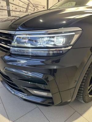 Melns Volkswagen Tiguan 2019 Panevēža, ar dzinēja tilpumu 1.97 L un nobraukumu 97 tūkst. km par 27900 €, foto 32 vietnē AUTOMOTO.COM.LV