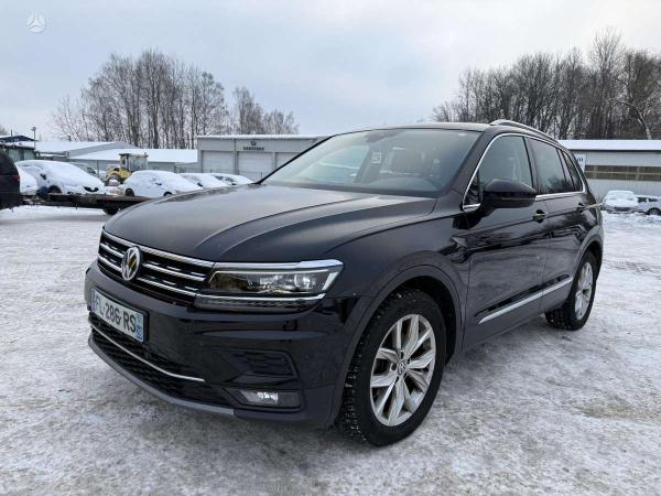 Black Volkswagen Tiguan 2019 in Kaunas, with an engine capacity of 1.50 L and mileage of 191 thousand km for 16900 €, photo 1 on AUTOMOTO.COM.LV