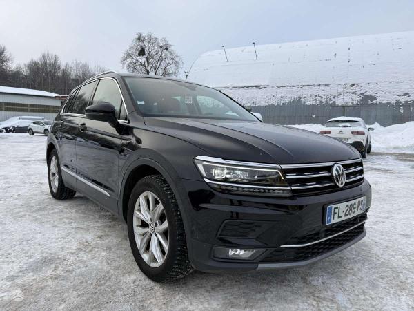 Black Volkswagen Tiguan 2019 in Kaunas, with an engine capacity of 1.50 L and mileage of 191 thousand km for 16900 €, photo 2 on AUTOMOTO.COM.LV