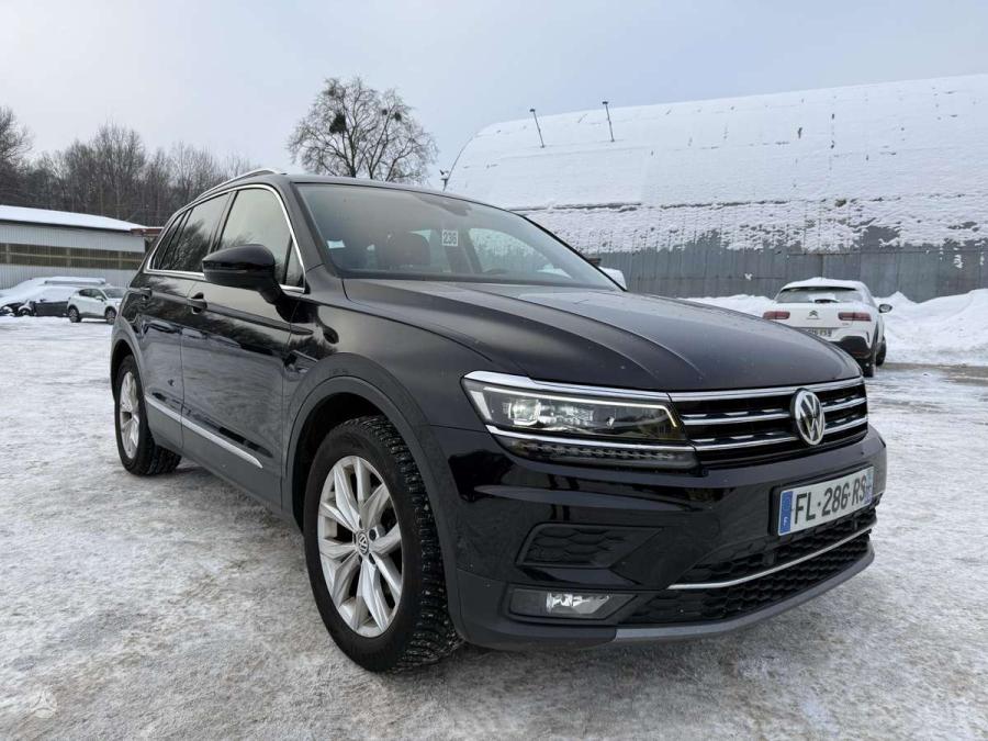 Melns Volkswagen Tiguan 2019 Kauņa, ar dzinēja tilpumu 1.50 L un nobraukumu 191 tūkst. km par 16900 €, foto 2 vietnē AUTOMOTO.COM.LV