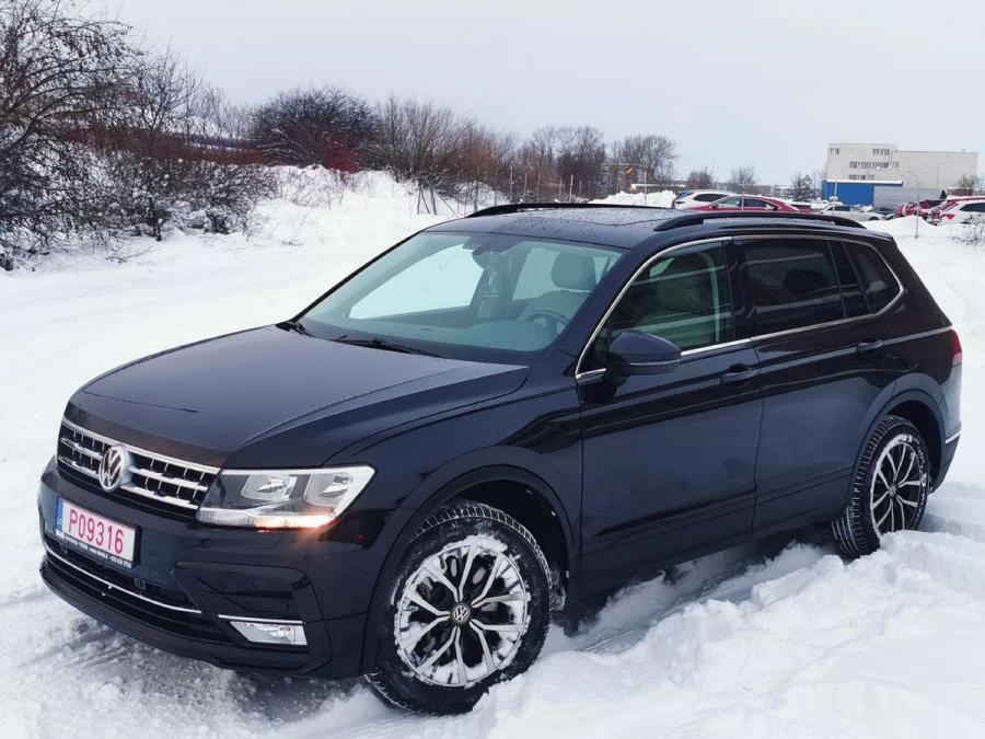 Melns Volkswagen Tiguan 2019 Klaipėda, ar dzinēja tilpumu 1.98 L un nobraukumu 125 tūkst. km par 15300 €, foto 3 vietnē AUTOMOTO.COM.LV