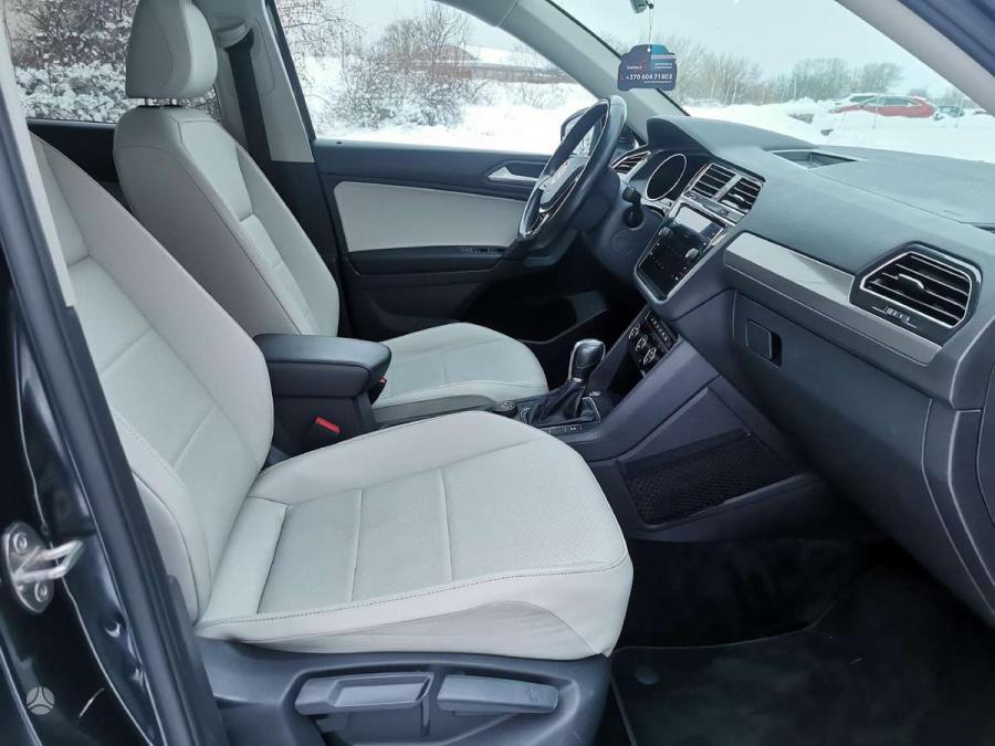 Melns Volkswagen Tiguan 2019 Klaipėda, ar dzinēja tilpumu 1.98 L un nobraukumu 125 tūkst. km par 15300 €, foto 10 vietnē AUTOMOTO.COM.LV