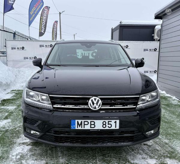 Black Volkswagen Tiguan 2019 in Panevezys, with an engine capacity of 2.00 L and mileage of 102 thousand km for 17500 €, photo 2 on AUTOMOTO.COM.LV