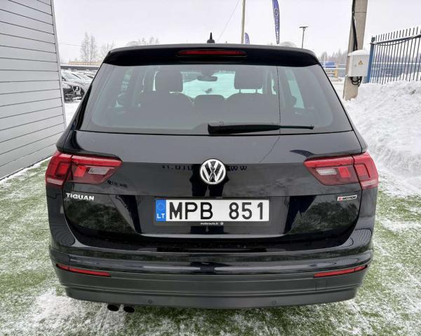 Black Volkswagen Tiguan 2019 in Panevezys, with an engine capacity of 2.00 L and mileage of 102 thousand km for 17500 €, photo 8 on AUTOMOTO.COM.LV