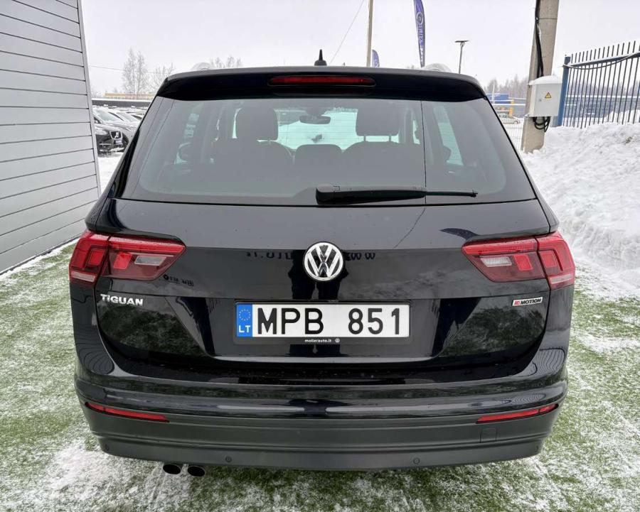 Melns Volkswagen Tiguan 2019 Panevēža, ar dzinēja tilpumu 2.00 L un nobraukumu 102 tūkst. km par 17500 €, foto 8 vietnē AUTOMOTO.COM.LV