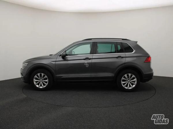 Melns Volkswagen Tiguan 2019 Viļņa, ar dzinēja tilpumu 2.00 L un nobraukumu 103 tūkst. km par 22399 €, foto 6 vietnē AUTOMOTO.COM.LV
