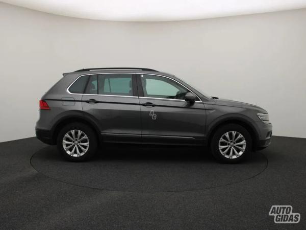 Melns Volkswagen Tiguan 2019 Viļņa, ar dzinēja tilpumu 2.00 L un nobraukumu 103 tūkst. km par 22399 €, foto 9 vietnē AUTOMOTO.COM.LV