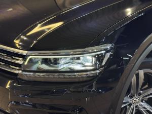 Melns Volkswagen Tiguan 2019 Avižieniai, ar dzinēja tilpumu 2.00 L un nobraukumu 178 tūkst. km par 20950 €, foto 4 vietnē AUTOMOTO.COM.LV