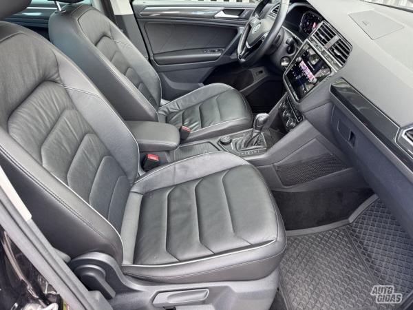 Melns Volkswagen Tiguan 2019 Avižieniai, ar dzinēja tilpumu 2.00 L un nobraukumu 178 tūkst. km par 20950 €, foto 8 vietnē AUTOMOTO.COM.LV