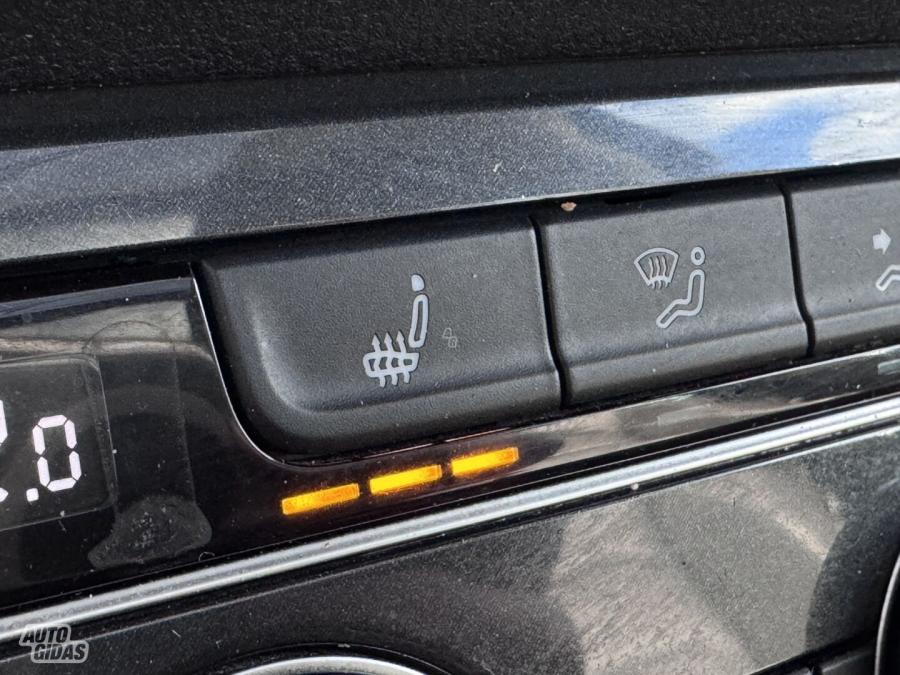 Melns Volkswagen Tiguan 2019 Avižieniai, ar dzinēja tilpumu 2.00 L un nobraukumu 178 tūkst. km par 20950 €, foto 26 vietnē AUTOMOTO.COM.LV