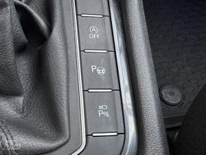 Melns Volkswagen Tiguan 2019 Avižieniai, ar dzinēja tilpumu 2.00 L un nobraukumu 178 tūkst. km par 20950 €, foto 28 vietnē AUTOMOTO.COM.LV