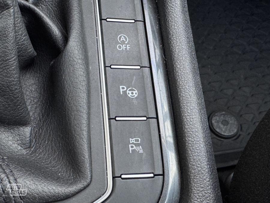 Melns Volkswagen Tiguan 2019 Avižieniai, ar dzinēja tilpumu 2.00 L un nobraukumu 178 tūkst. km par 20950 €, foto 28 vietnē AUTOMOTO.COM.LV