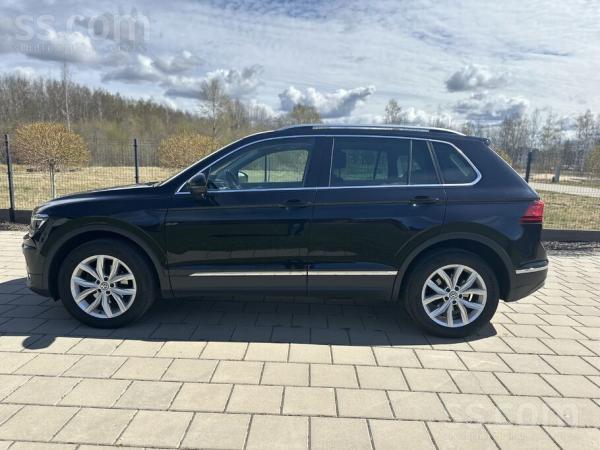 Melns Volkswagen Tiguan 2019 Rīga, ar dzinēja tilpumu 2.00 L un nobraukumu 184 tūkst. km par 19900 €, foto 1 vietnē AUTOMOTO.COM.LV