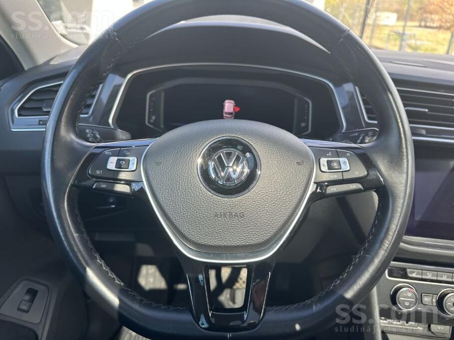 Melns Volkswagen Tiguan 2019 Rīga, ar dzinēja tilpumu 2.00 L un nobraukumu 184 tūkst. km par 19900 €, foto 14 vietnē AUTOMOTO.COM.LV