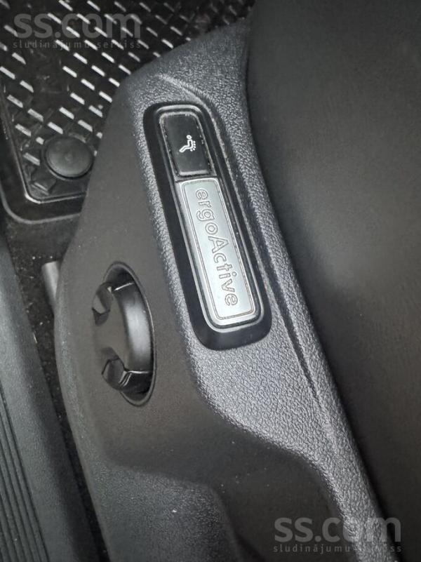 Melns Volkswagen Tiguan 2019 Dobele, ar dzinēja tilpumu 2.00 L un nobraukumu 156 tūkst. km par 17500 €, foto 3 vietnē AUTOMOTO.COM.LV