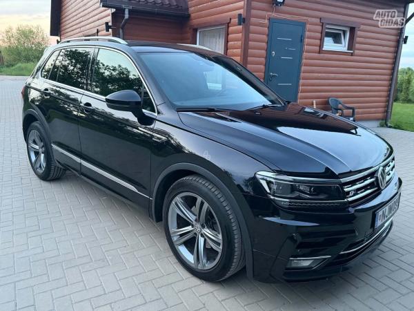 Melns Volkswagen Tiguan 2019 Panevēža, ar dzinēja tilpumu 2.00 L un nobraukumu 140 tūkst. km par 22000 €, foto 5 vietnē AUTOMOTO.COM.LV