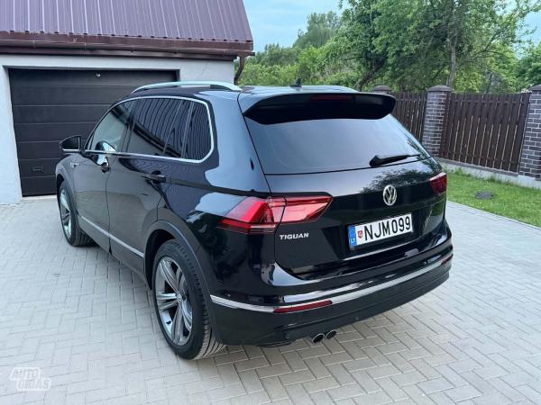 Melns Volkswagen Tiguan 2019 Panevēža, ar dzinēja tilpumu 2.00 L un nobraukumu 140 tūkst. km par 22000 €, foto 8 vietnē AUTOMOTO.COM.LV