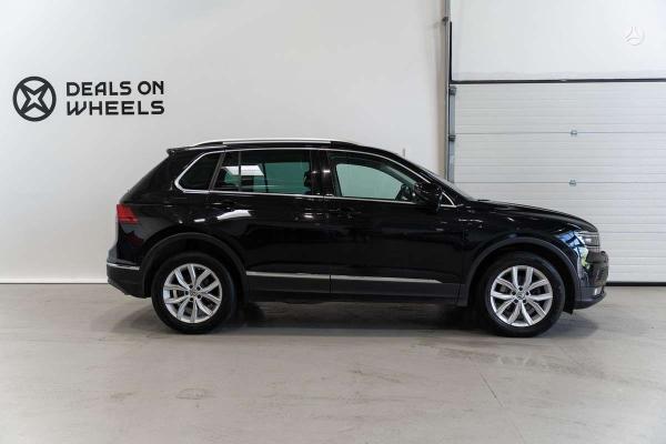 Black Volkswagen Tiguan 2019 in Vilnius, with an engine capacity of 1.97 L and mileage of 239 thousand km for 17900 €, photo 3 on AUTOMOTO.COM.LV