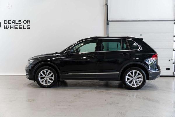 Black Volkswagen Tiguan 2019 in Vilnius, with an engine capacity of 1.97 L and mileage of 239 thousand km for 17900 €, photo 4 on AUTOMOTO.COM.LV