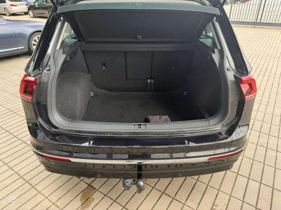 Melns Volkswagen Tiguan 2019 Kauņa, ar dzinēja tilpumu 1.50 L un nobraukumu 185 tūkst. km par 17900 €, foto 7 vietnē AUTOMOTO.COM.LV