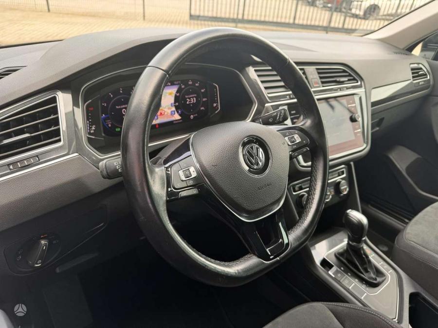 Melns Volkswagen Tiguan 2019 Kauņa, ar dzinēja tilpumu 1.50 L un nobraukumu 185 tūkst. km par 17900 €, foto 12 vietnē AUTOMOTO.COM.LV