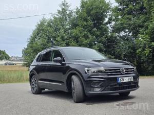 Black Volkswagen Tiguan 2019 in Riga, with an engine capacity of 2.00 L and mileage of 143 thousand km for 17850 €, photo 4 on AUTOMOTO.COM.LV