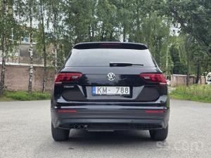 Black Volkswagen Tiguan 2019 in Riga, with an engine capacity of 2.00 L and mileage of 143 thousand km for 17850 €, photo 6 on AUTOMOTO.COM.LV