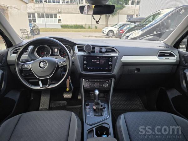 Black Volkswagen Tiguan 2019 in Riga, with an engine capacity of 2.00 L and mileage of 143 thousand km for 17850 €, photo 7 on AUTOMOTO.COM.LV