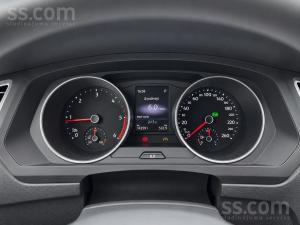 Black Volkswagen Tiguan 2019 in Riga, with an engine capacity of 2.00 L and mileage of 143 thousand km for 17850 €, photo 9 on AUTOMOTO.COM.LV