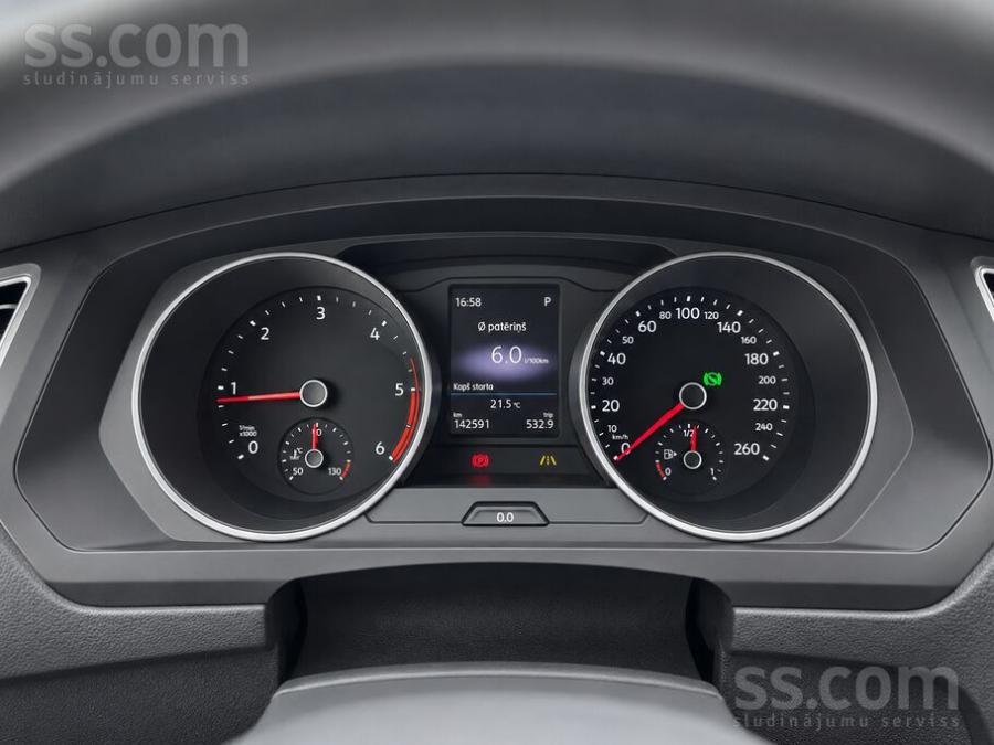 Black Volkswagen Tiguan 2019 in Riga, with an engine capacity of 2.00 L and mileage of 143 thousand km for 17850 €, photo 9 on AUTOMOTO.COM.LV