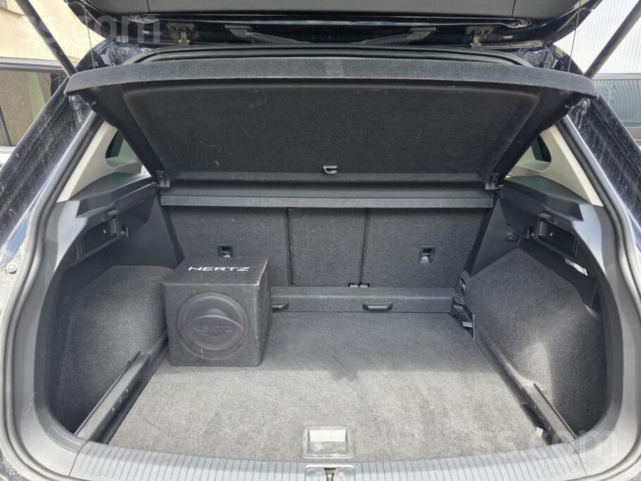 Black Volkswagen Tiguan 2019 in Riga, with an engine capacity of 2.00 L and mileage of 143 thousand km for 17850 €, photo 12 on AUTOMOTO.COM.LV