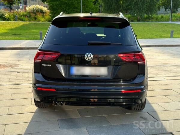 Melns Volkswagen Tiguan 2019 Rīga, ar dzinēja tilpumu 2.00 L un nobraukumu 127 tūkst. km par 23000 €, foto 5 vietnē AUTOMOTO.COM.LV