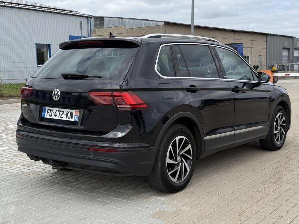 Melns Volkswagen Tiguan 2019 Tauragė, ar dzinēja tilpumu 2.00 L un nobraukumu 337 tūkst. km par 13500 €, foto 4 vietnē AUTOMOTO.COM.LV
