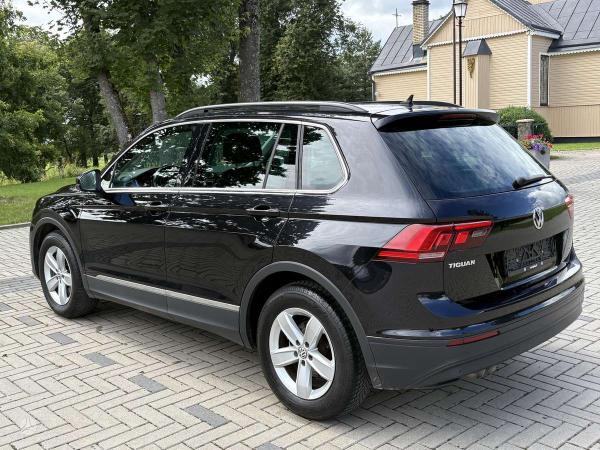 Black Volkswagen Tiguan 2019 in Kaunas, with an engine capacity of 1.97 L and mileage of 207 thousand km for 14250 €, photo 8 on AUTOMOTO.COM.LV