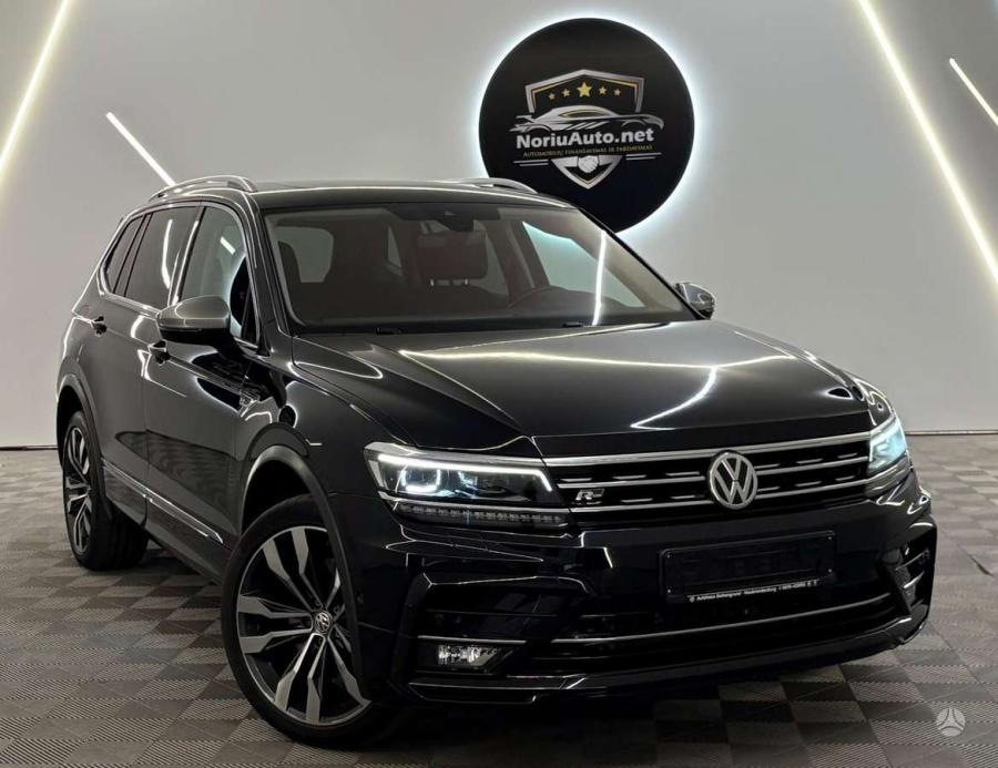 Black Volkswagen Tiguan 2019 in Marijampole, with an engine capacity of 1.97 L and mileage of 271 thousand km for 18750 €, photo 1 on AUTOMOTO.COM.LV