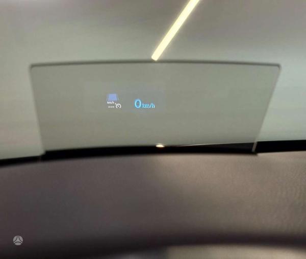 Black Volkswagen Tiguan 2019 in Marijampole, with an engine capacity of 1.97 L and mileage of 271 thousand km for 18750 €, photo 3 on AUTOMOTO.COM.LV