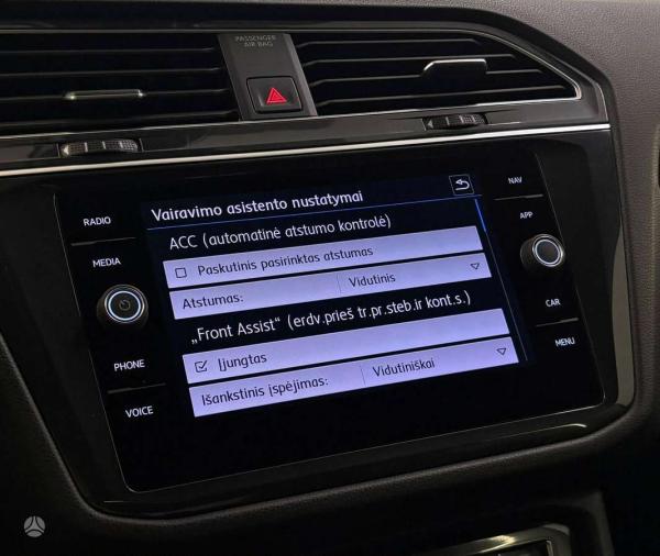 Black Volkswagen Tiguan 2019 in Marijampole, with an engine capacity of 1.97 L and mileage of 271 thousand km for 18750 €, photo 8 on AUTOMOTO.COM.LV
