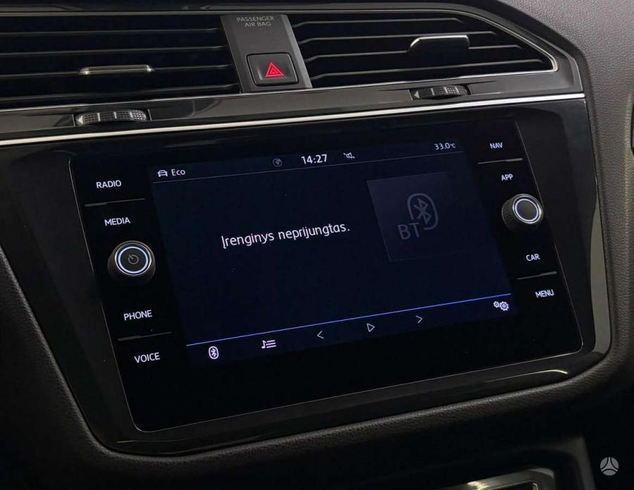 Black Volkswagen Tiguan 2019 in Marijampole, with an engine capacity of 1.97 L and mileage of 271 thousand km for 18750 €, photo 10 on AUTOMOTO.COM.LV