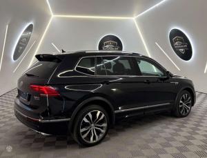 Black Volkswagen Tiguan 2019 in Marijampole, with an engine capacity of 1.97 L and mileage of 271 thousand km for 18750 €, photo 15 on AUTOMOTO.COM.LV
